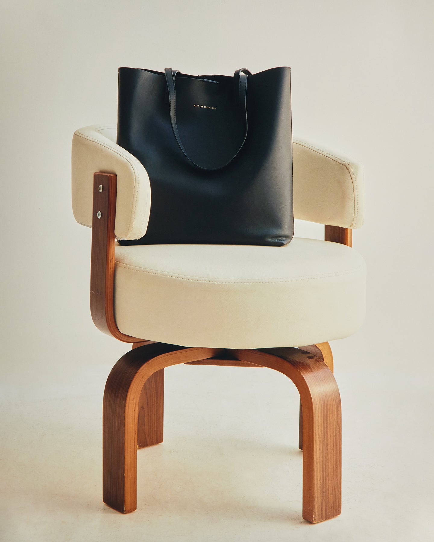 Logan Vertical Leather Tote - WANT Les Essentiels